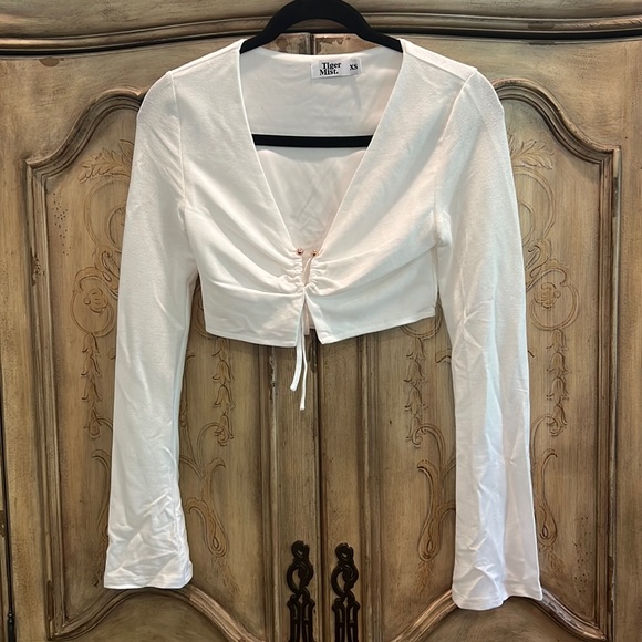 Tiger Mist | Tops | Tiger Mist Long Sleeve Crop | Poshmark